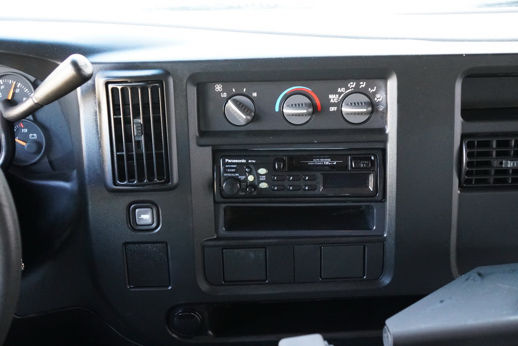 2007 GMC Savana 3500 Para-transit Shuttle Bus – Cars Global