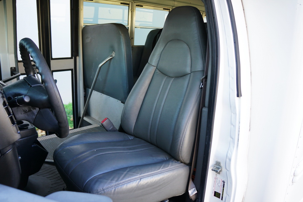 2007 GMC Savana 3500 Para-transit Shuttle Bus – Cars Global