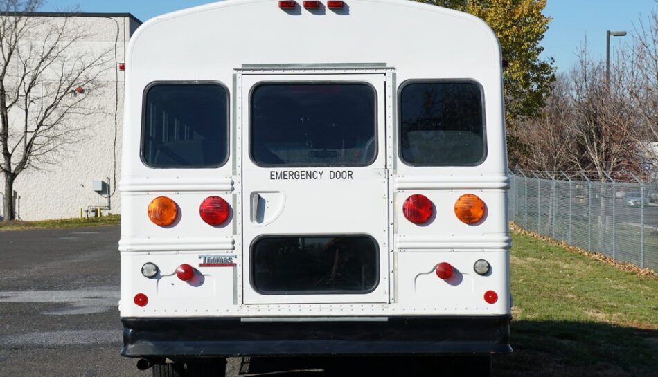 2007 GMC Savana 3500 Para-transit Shuttle Bus – Cars Global